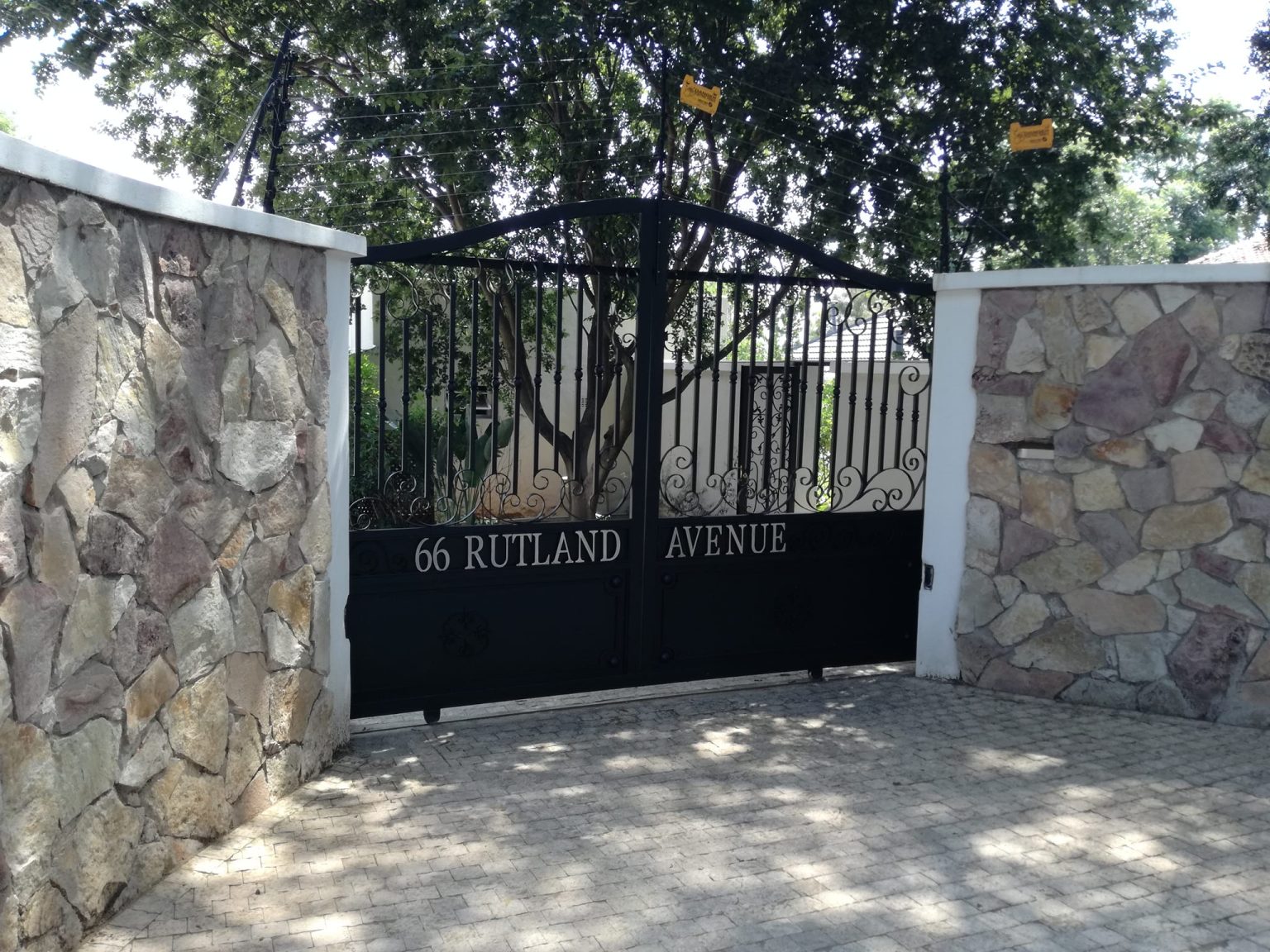 Driveway Gates - Amazing Gates